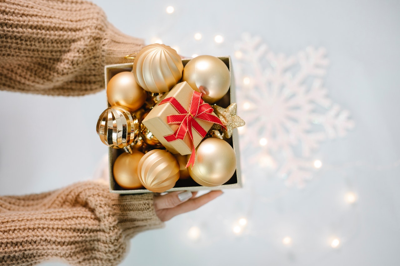 Forgot Your Anniversary? Say "I'm Sorry" with These Amazing Gifts – TCS ...